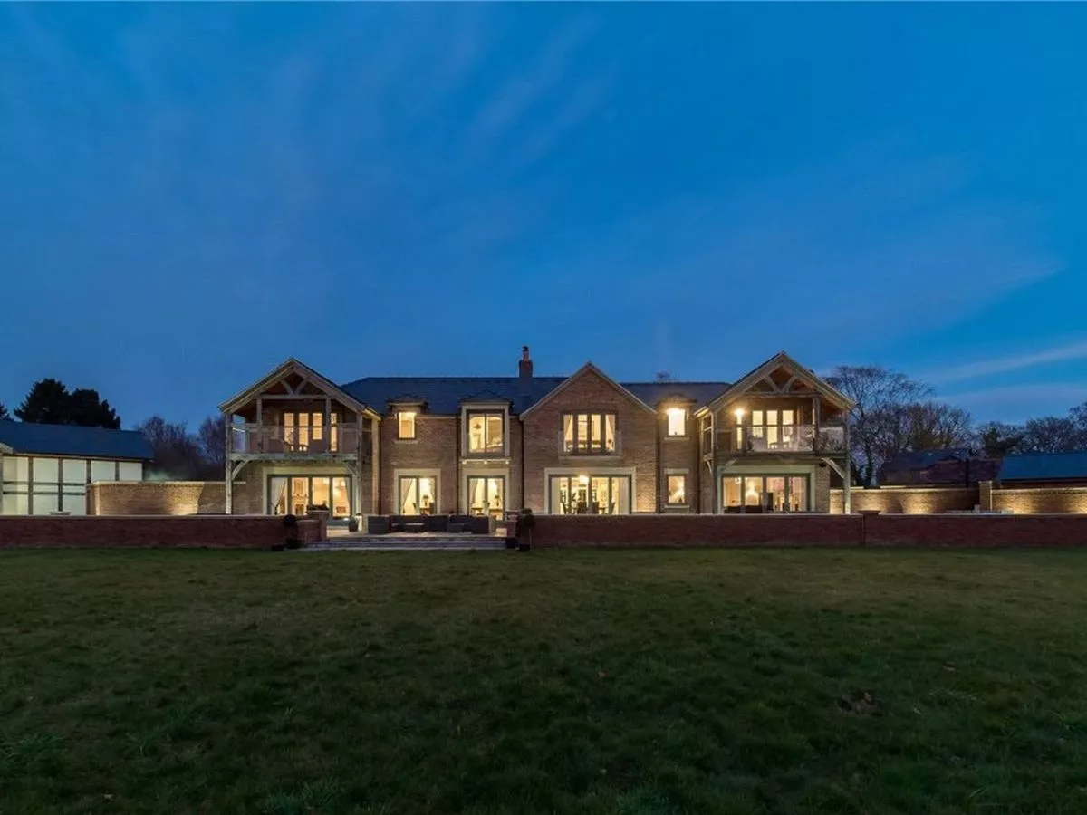 Buying a Luxury Home in Cheshire - The Address Club